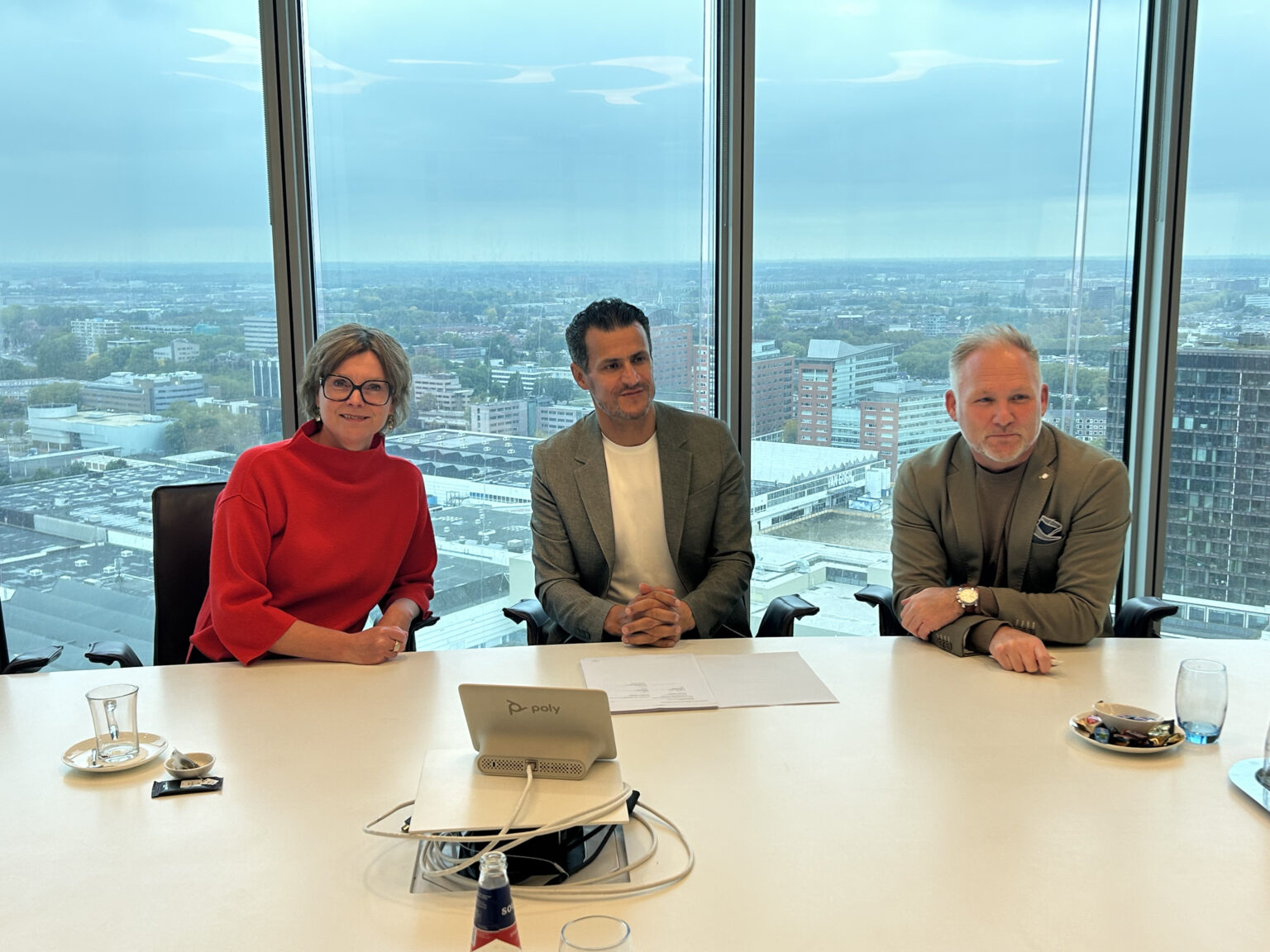 Rabobank en Spacewell versterken samenwerking - Computable.nl