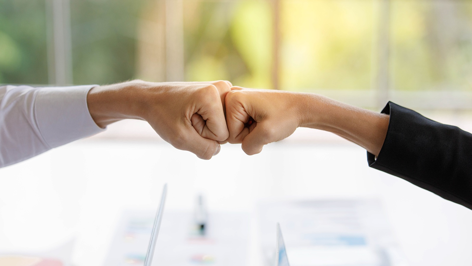 Kort: Miljoenenorder Alliander voor TCS, IBM en IFS, investering in ...